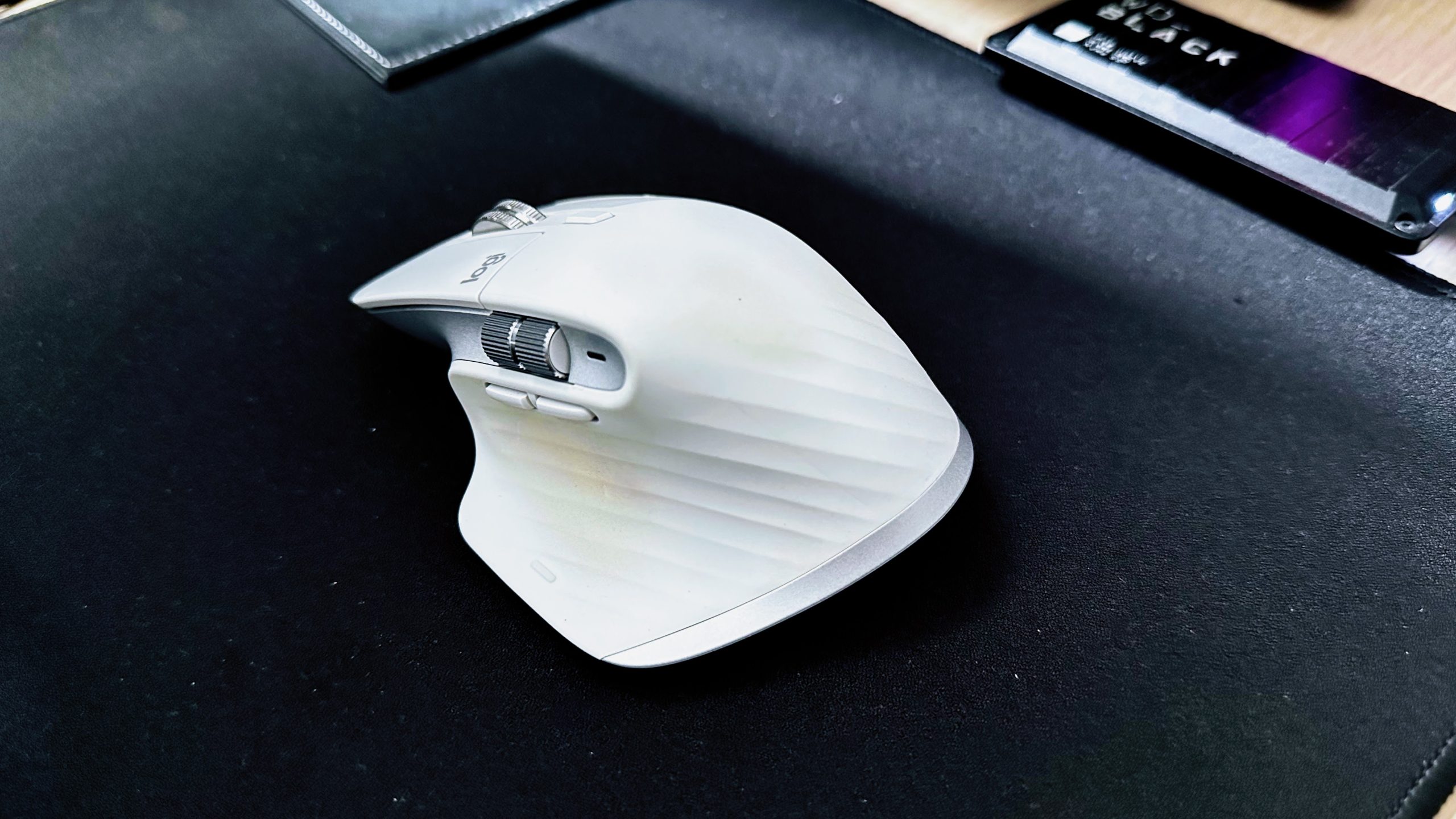 Logitech MX Master 3s评论 - 标志性 - Mzdya.com